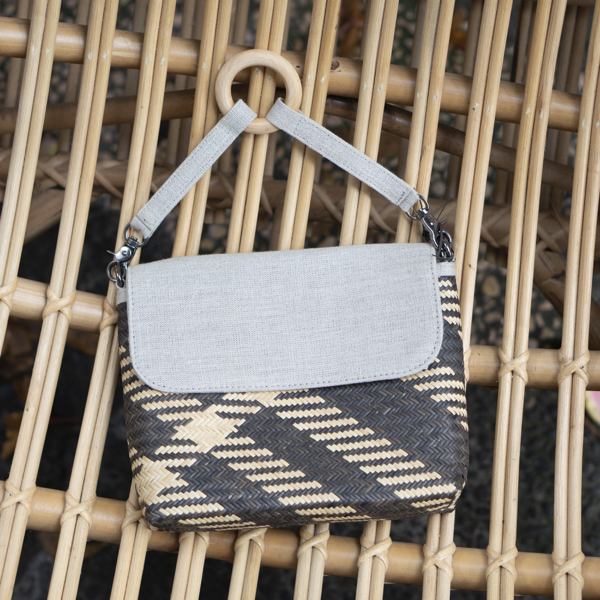 Kalawa - Linen & Wood Handle | Handep